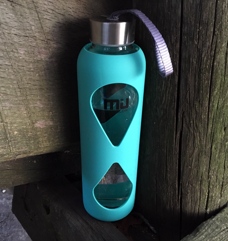 MIUCOLOR Glass Water Bottle Giveaway - Giveaway Bandit